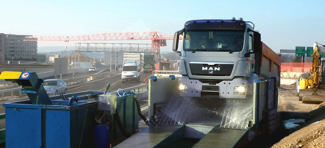Truck tire washing system: Your truck gets clean all around